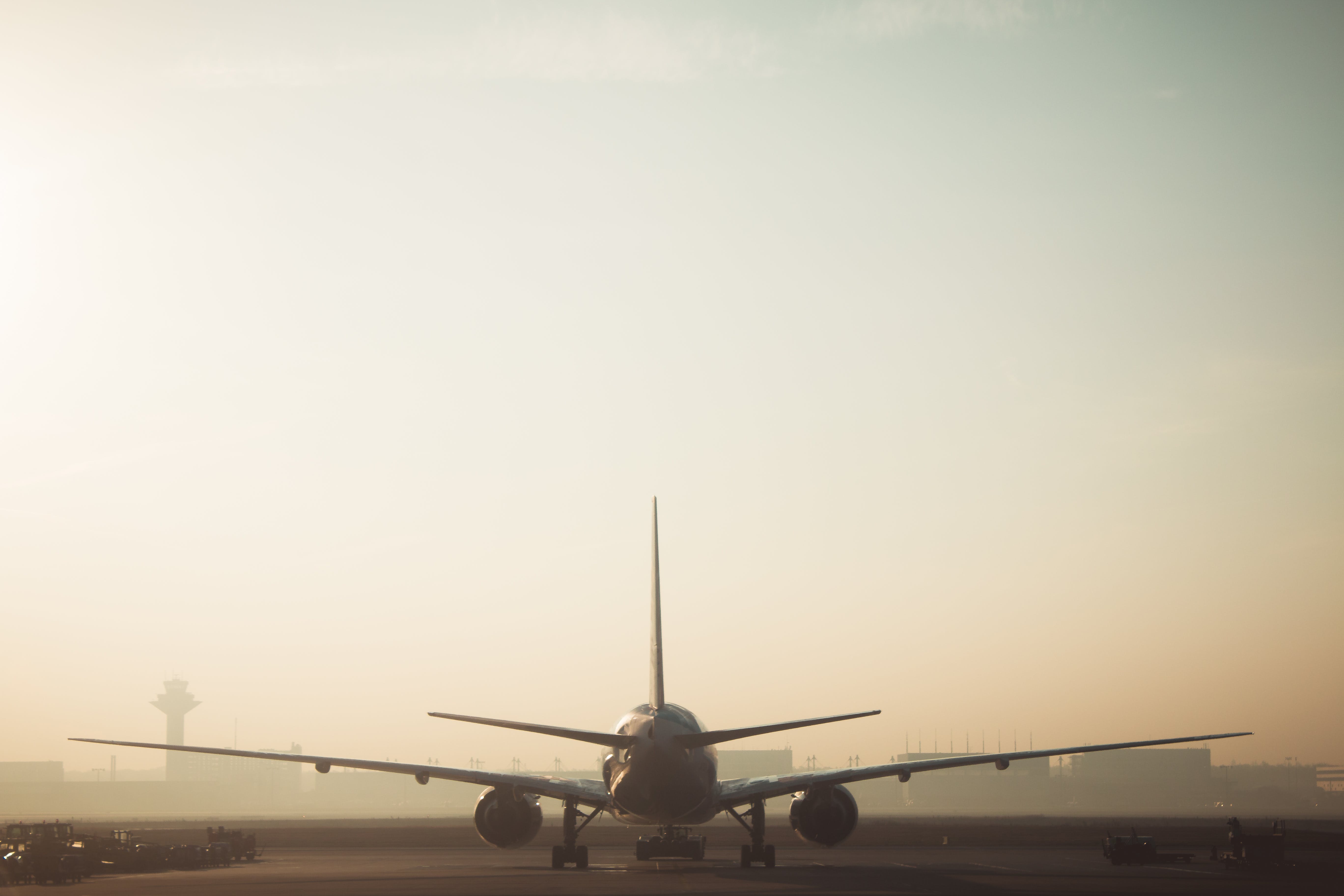 The Ultimate Guide to Surviving Airport Layovers: 13 Ways to Maximize ...